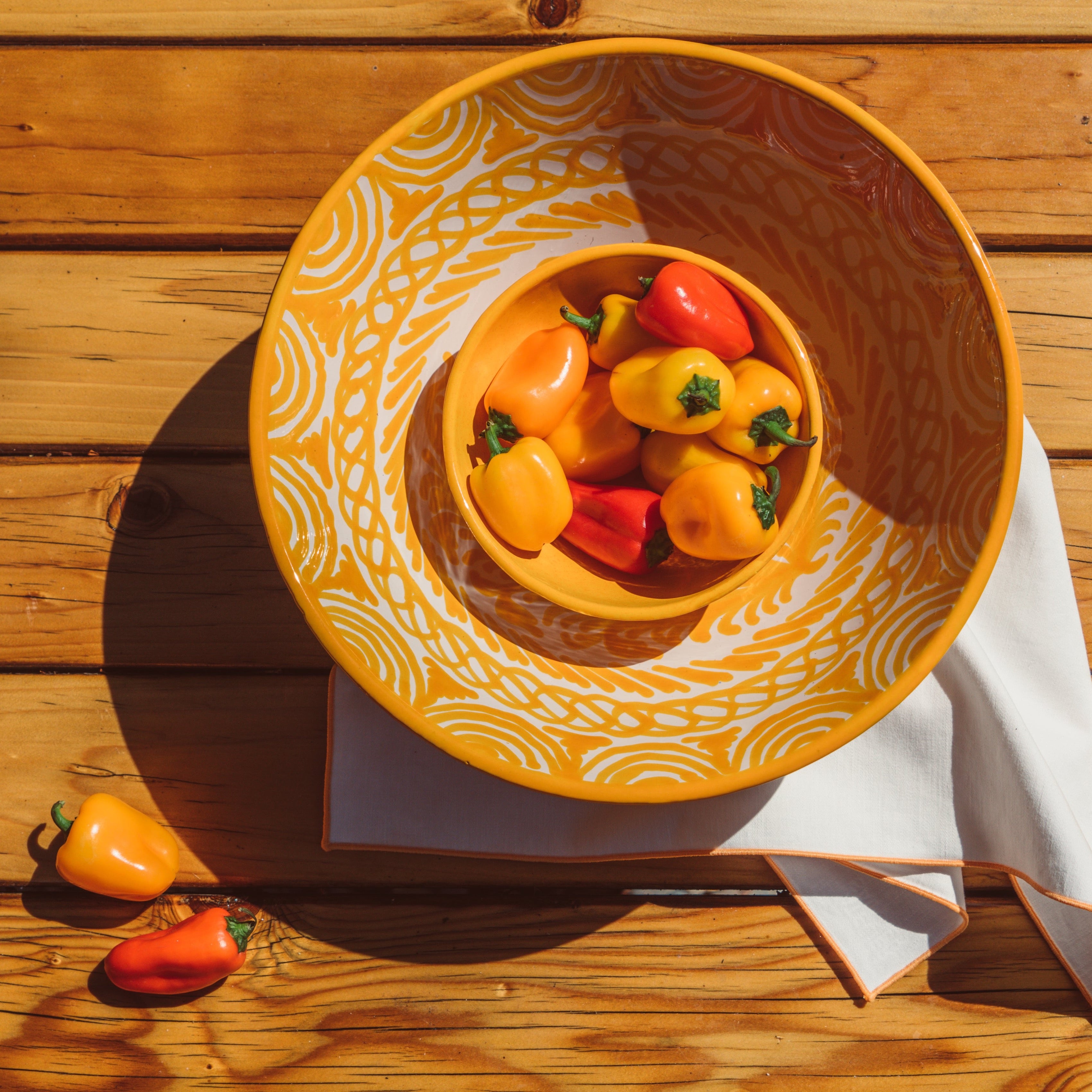 Large bowl with hand painted designs – Pomelo Casa