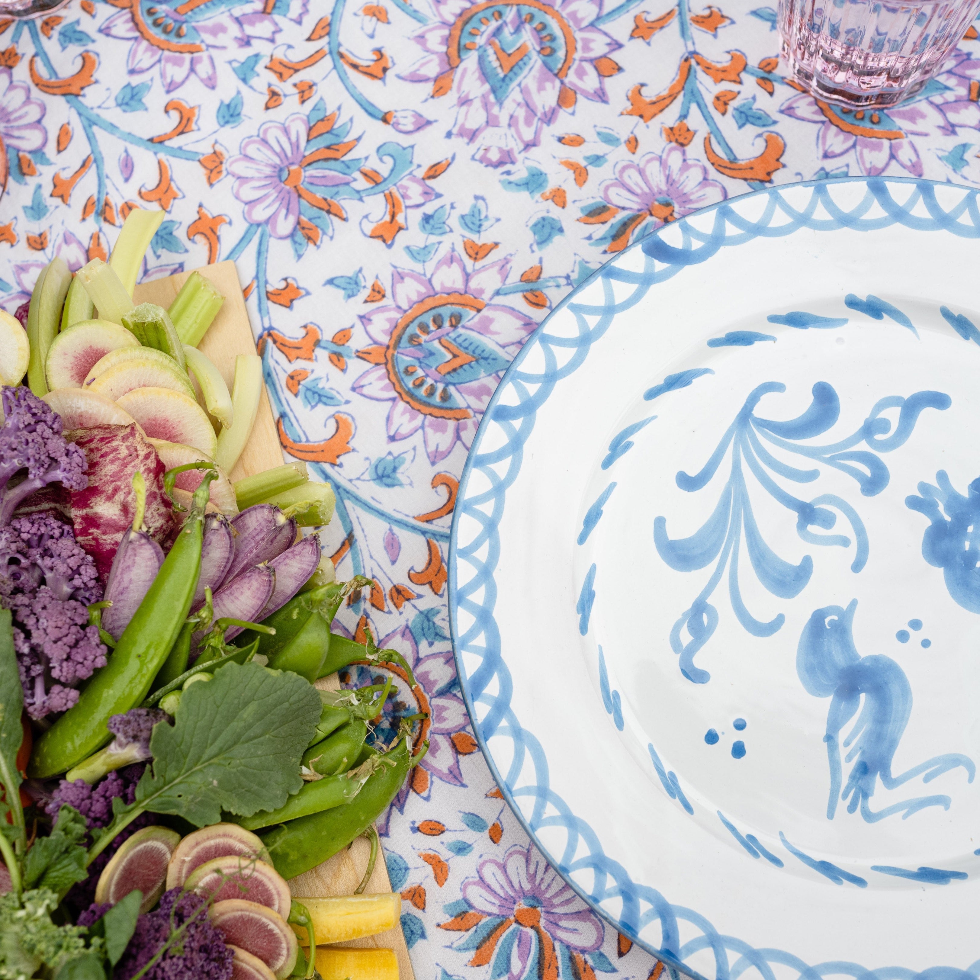 Dinner plate with hand painted designs – Pomelo Casa