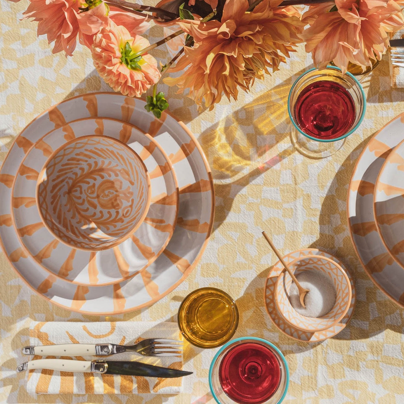 Dinner plate with candy cane stripes – Pomelo Casa