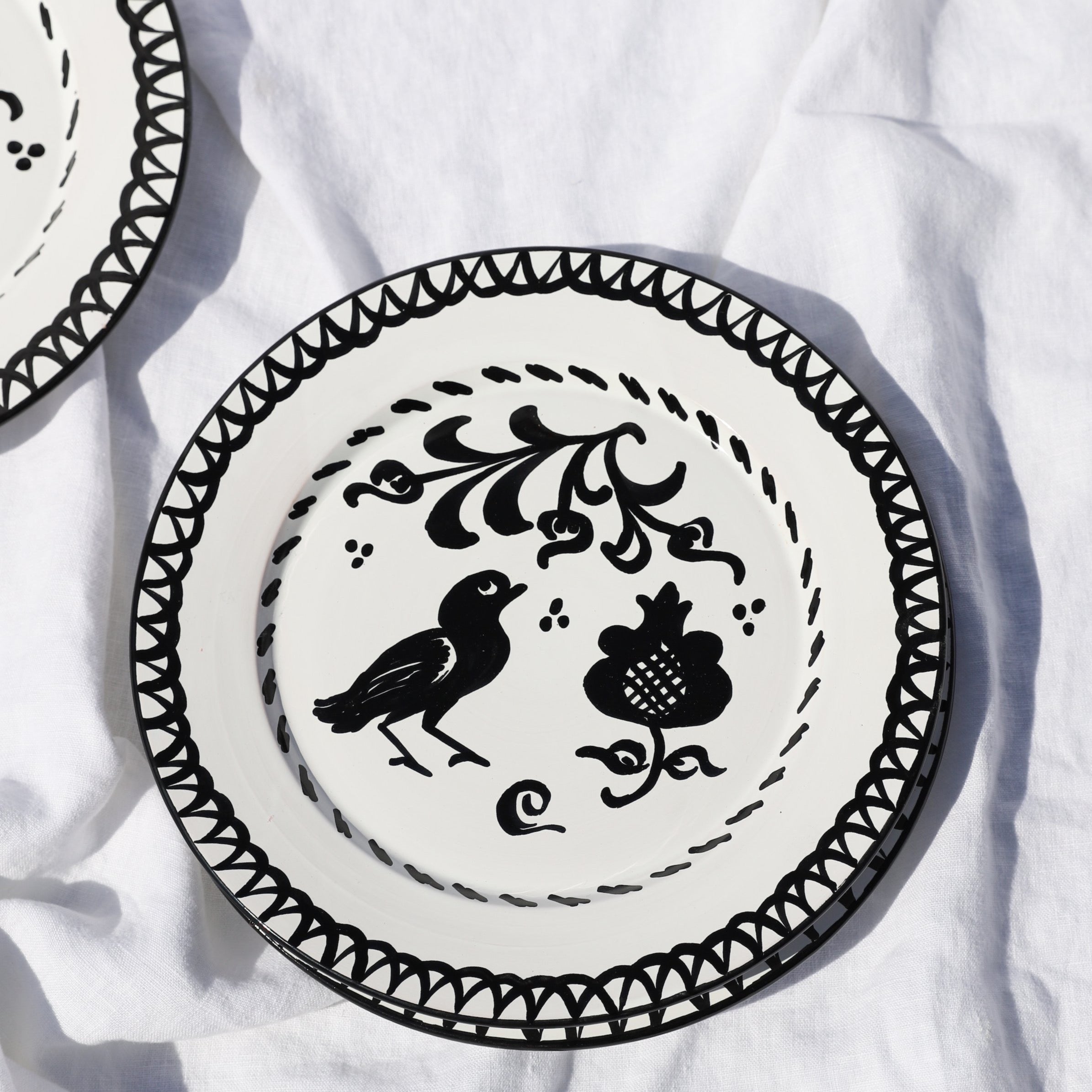 Dinner plate with hand painted designs – Pomelo Casa